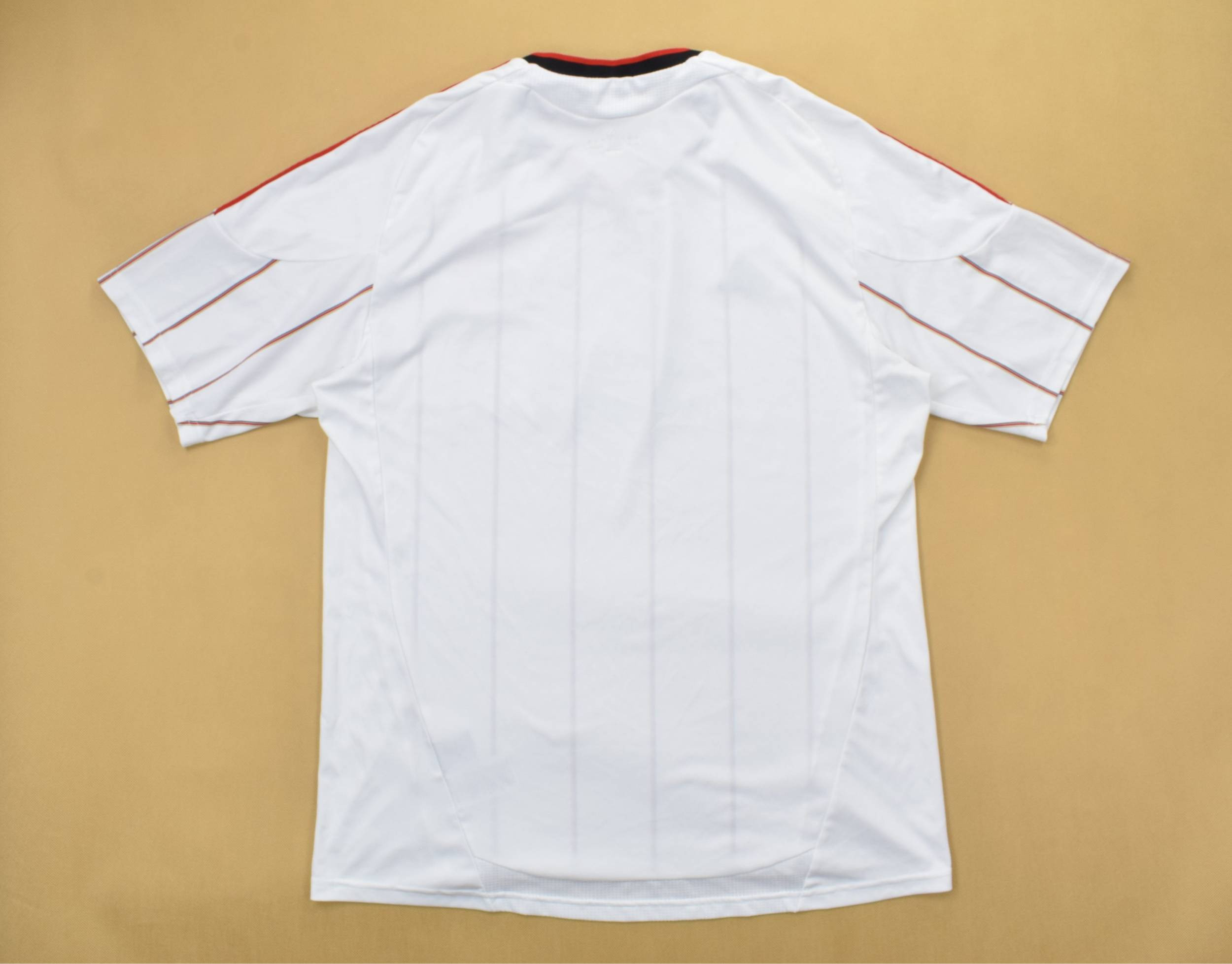 2010-11 LIVERPOOL SHIRT XL Football / Soccer \ Premier League ...