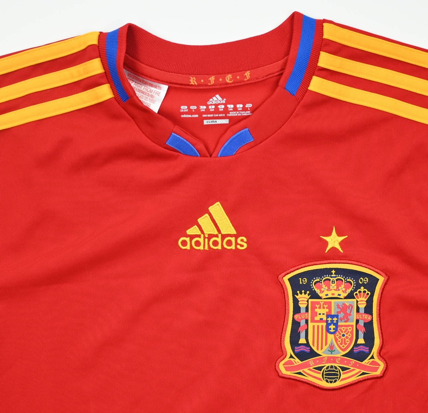 2010-11 SPAIN SHIRT L. BOYS Football / Soccer \ International Teams ...