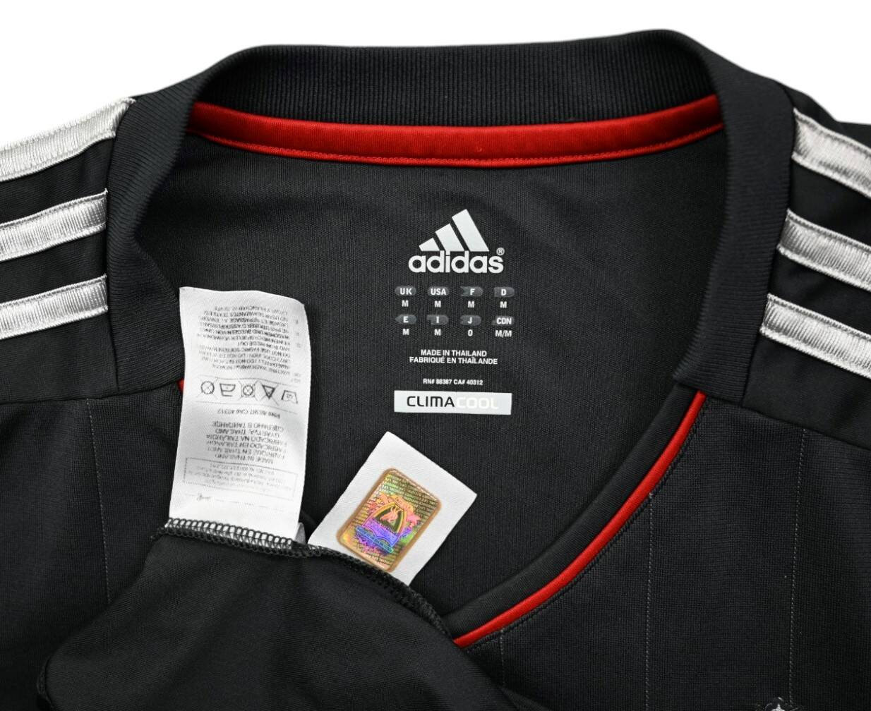 2011-12 LIVERPOOL SHIRT M Football / Soccer \ Premier League ...