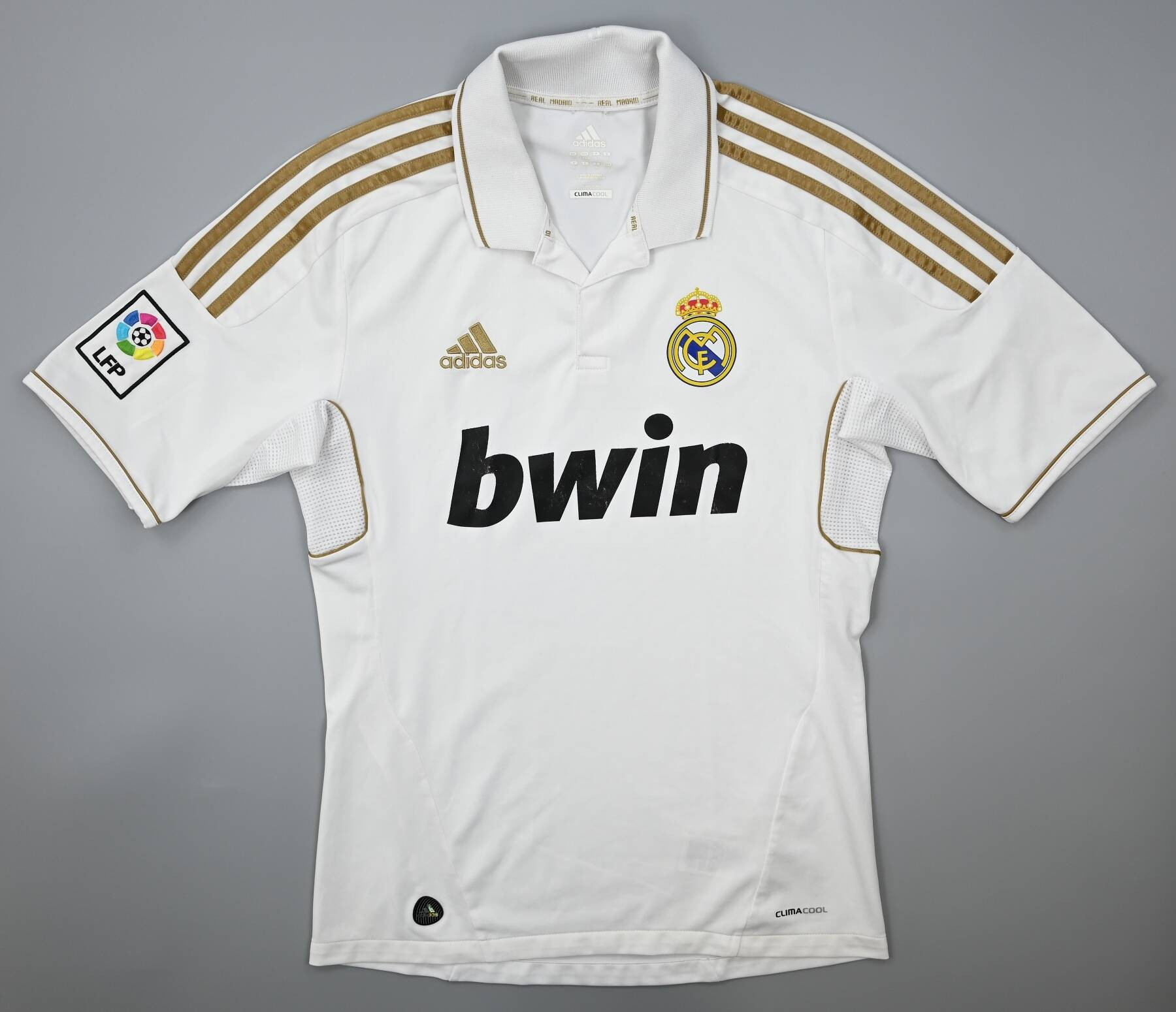 2011-12 REAL MADRID SHIRT S Football / Soccer \ European Clubs ...