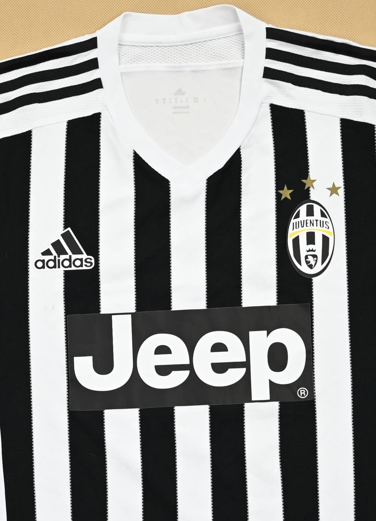 2015-16 JUVENTUS SHIRT M Football / Soccer \ European Clubs \ Italian ...