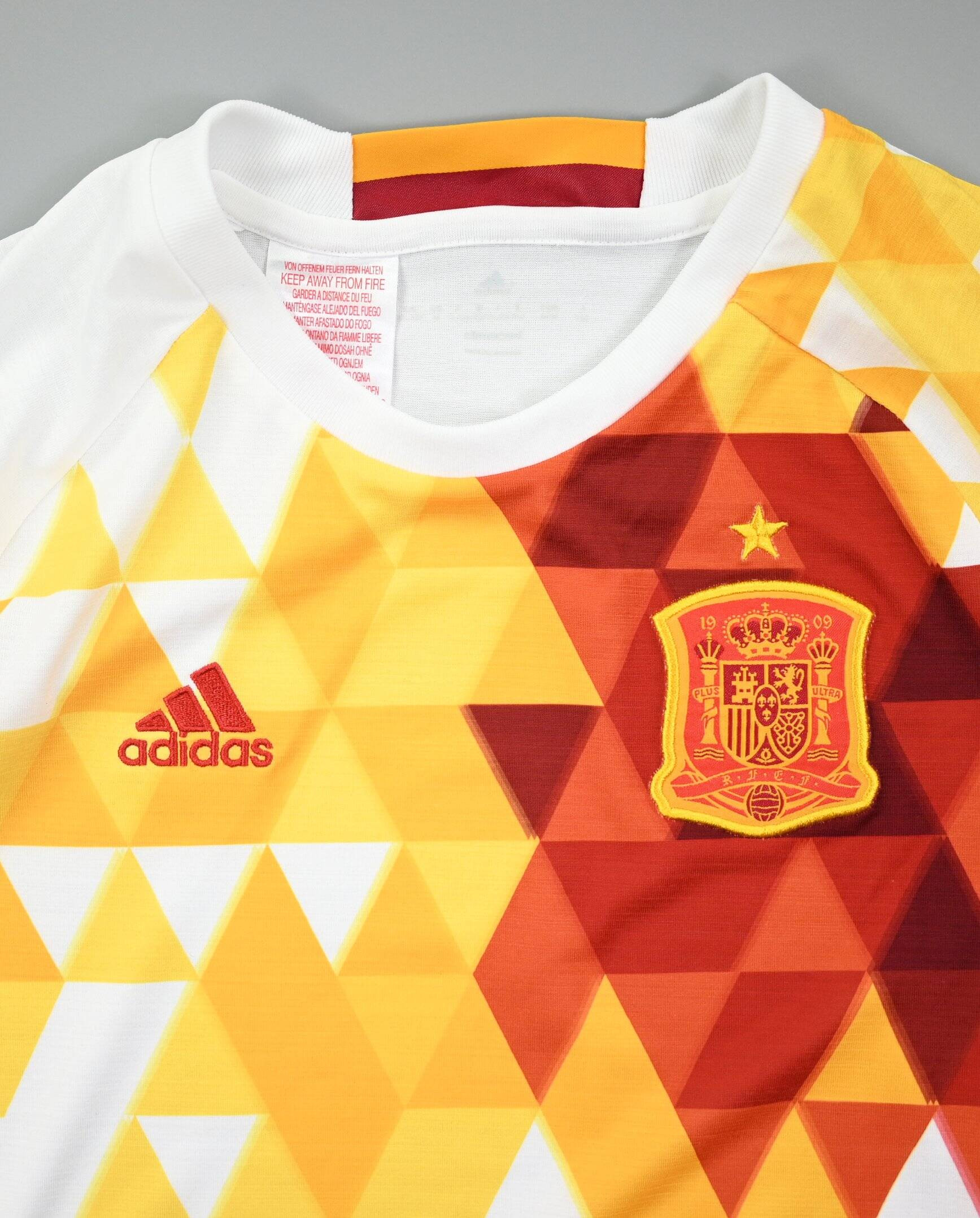 2016-17 SPAIN SHIRT L. BOYS Football / Soccer \ International Teams ...