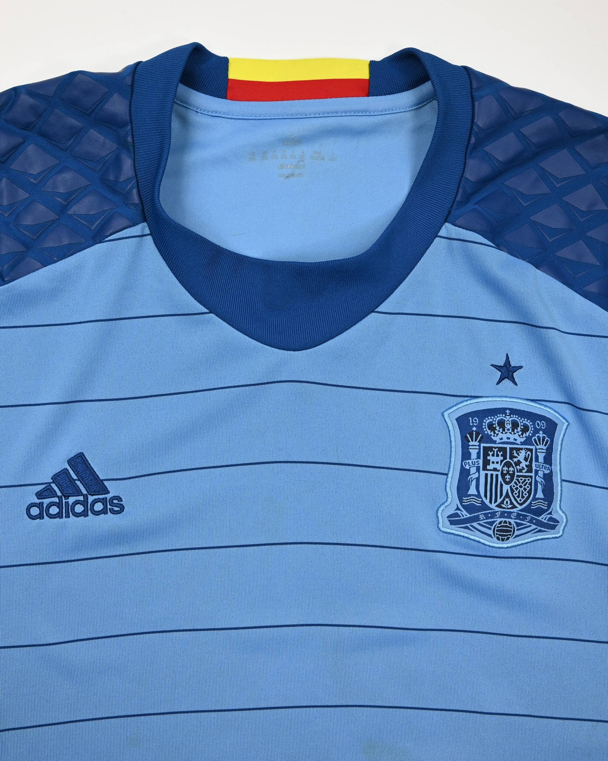 2016-17 SPAIN SHIRT XXL Football / Soccer \ International Teams ...