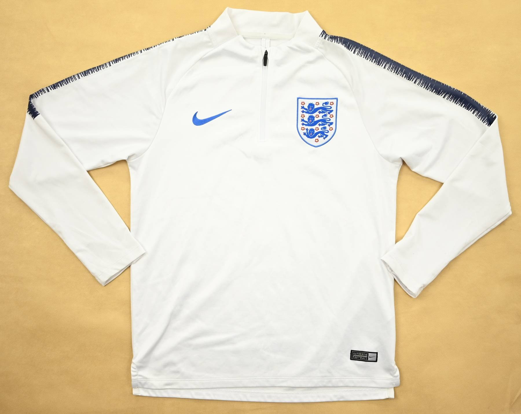 ENGLAND LONGSLEEVE M Football / Soccer \ International Teams \ Europe ...