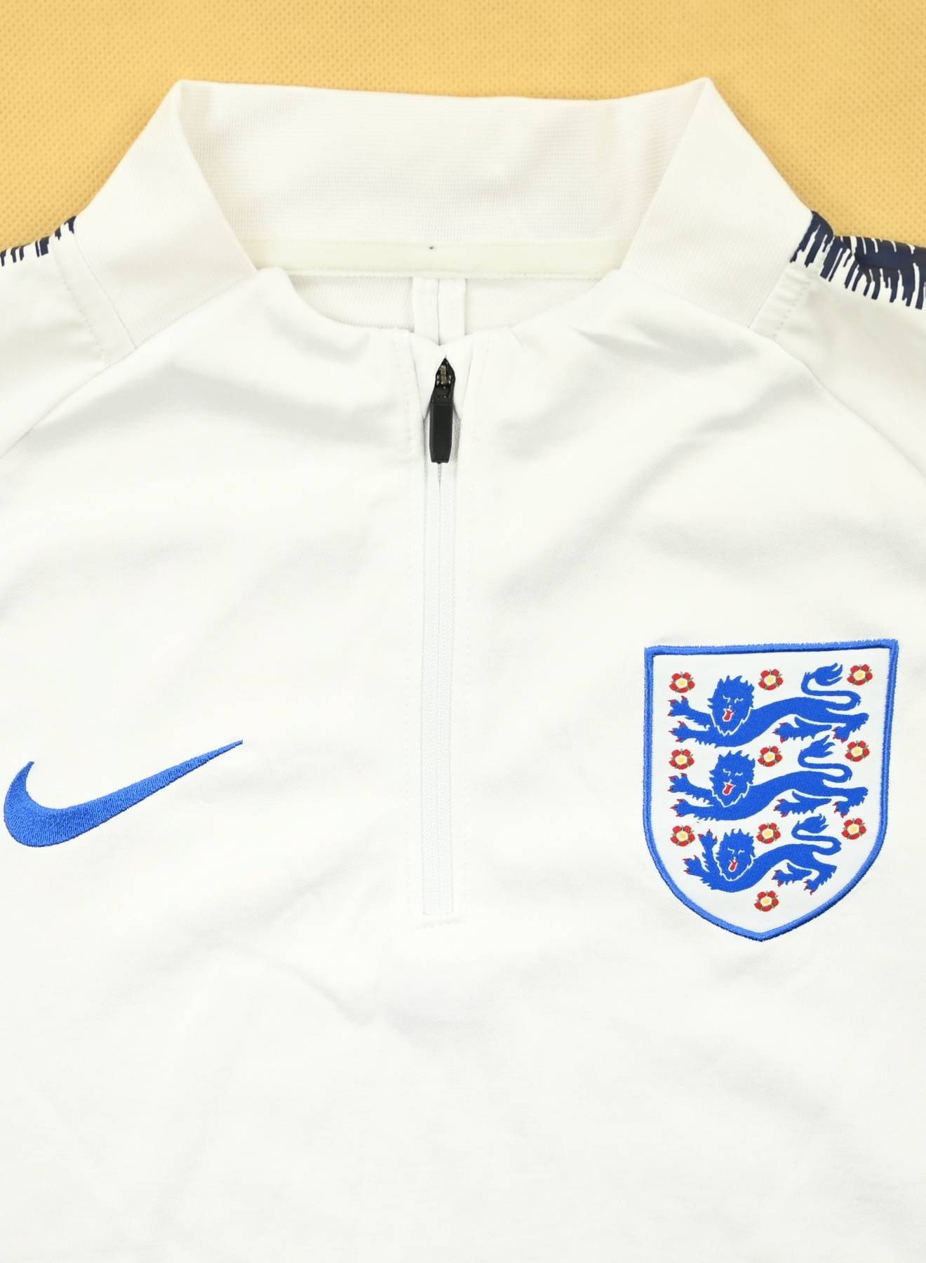 ENGLAND LONGSLEEVE M Football / Soccer \ International Teams \ Europe ...